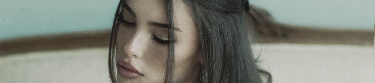 Madison Beer - Event Shuttle